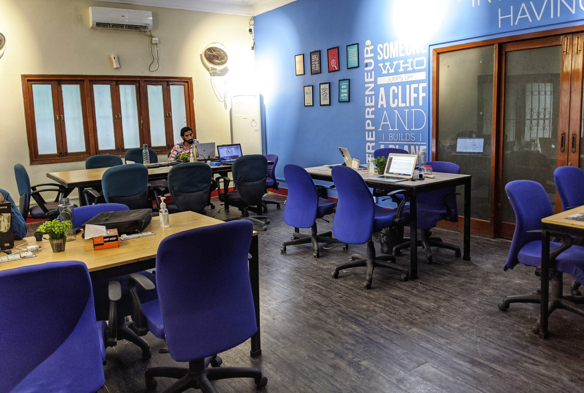 Top 10 Co-working spaces in Karachi, for businesses just getting started. - SmartBenefits